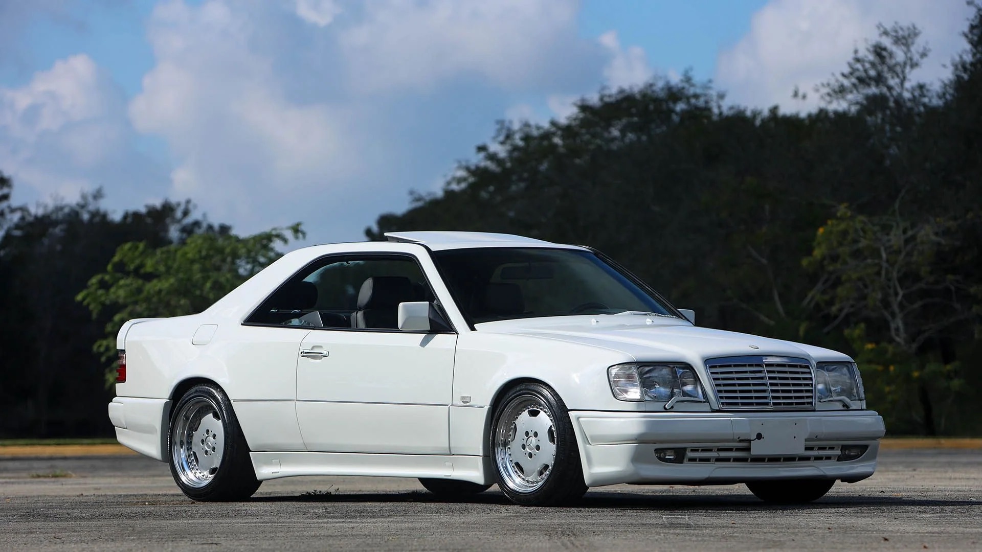 1995 Mercedes-Benz 3.2 Wide Body AMG 124 - Plush Auto