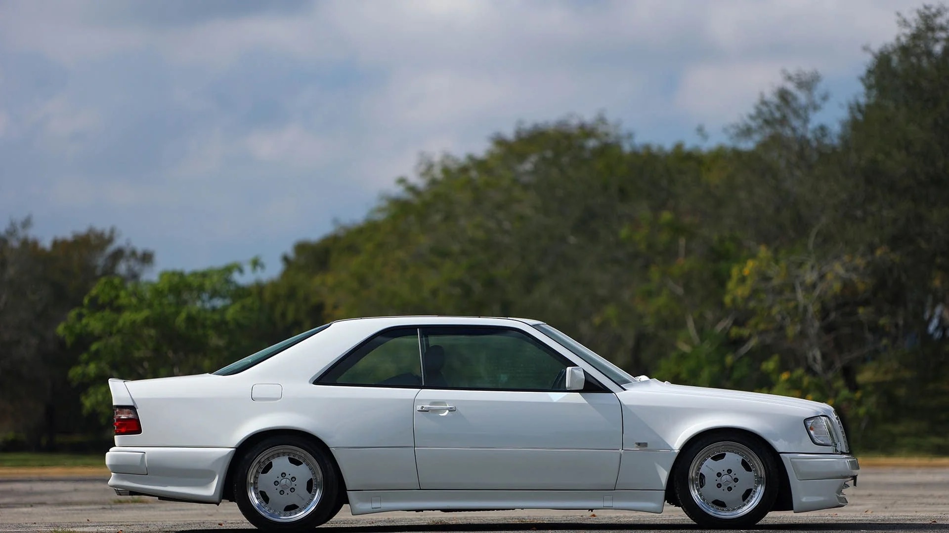 1995 Mercedes-Benz 3.2 Wide Body AMG 124 - Plush Auto